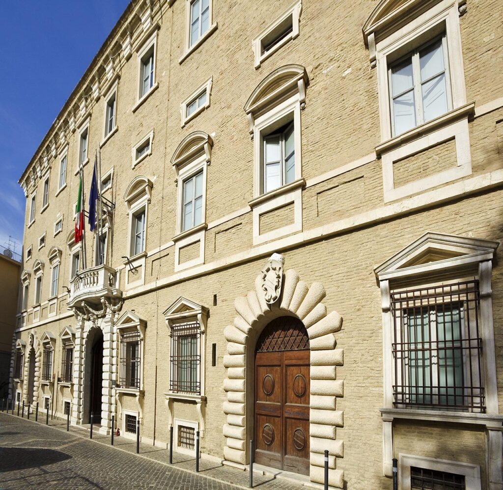 Marche archeologiche. Museo Archeologico Nazionale di Ancona - art a ...