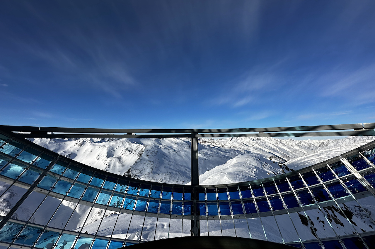 Olafur Eliasson e Our glacial perspectives sul ghiacciaio in Alto Adige. Foto di Claudio Orlandi ...