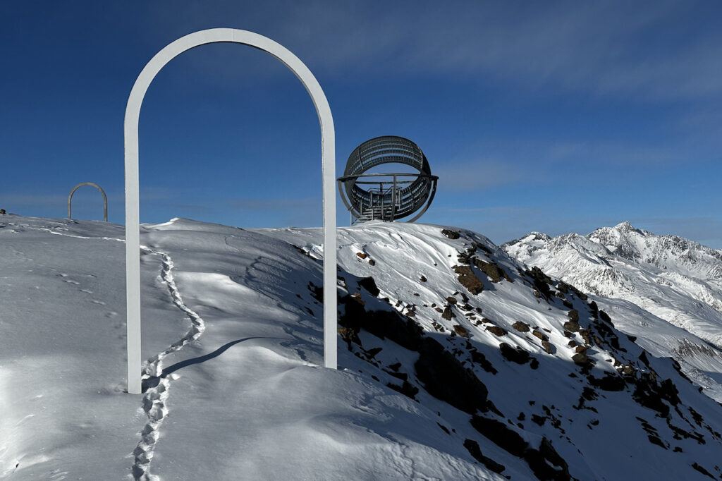 Olafur Eliasson e Our glacial perspectives sul ghiacciaio in Alto Adige. Foto di Claudio Orlandi ...