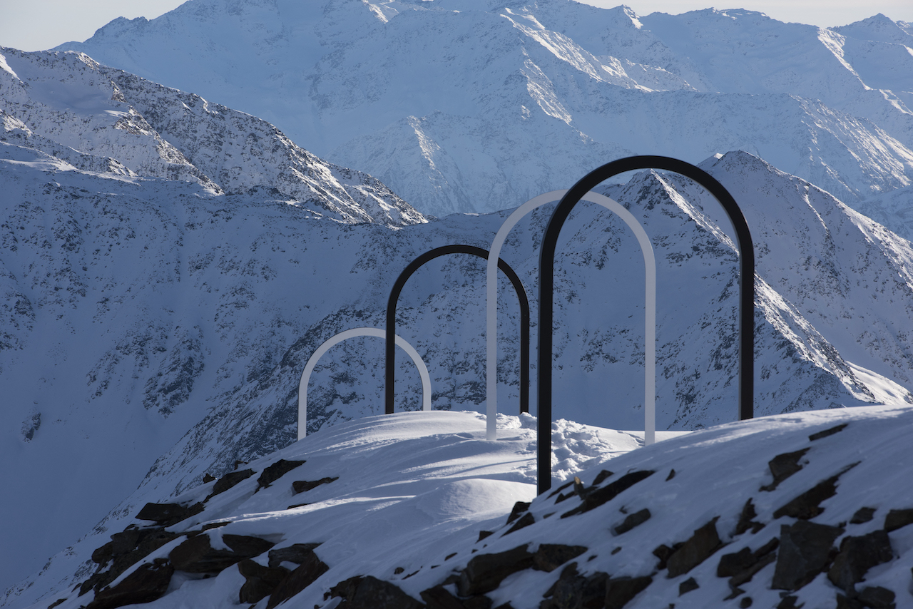 Olafur Eliasson e Our glacial perspectives sul ghiacciaio in Alto Adige. Foto di Claudio Orlandi ...