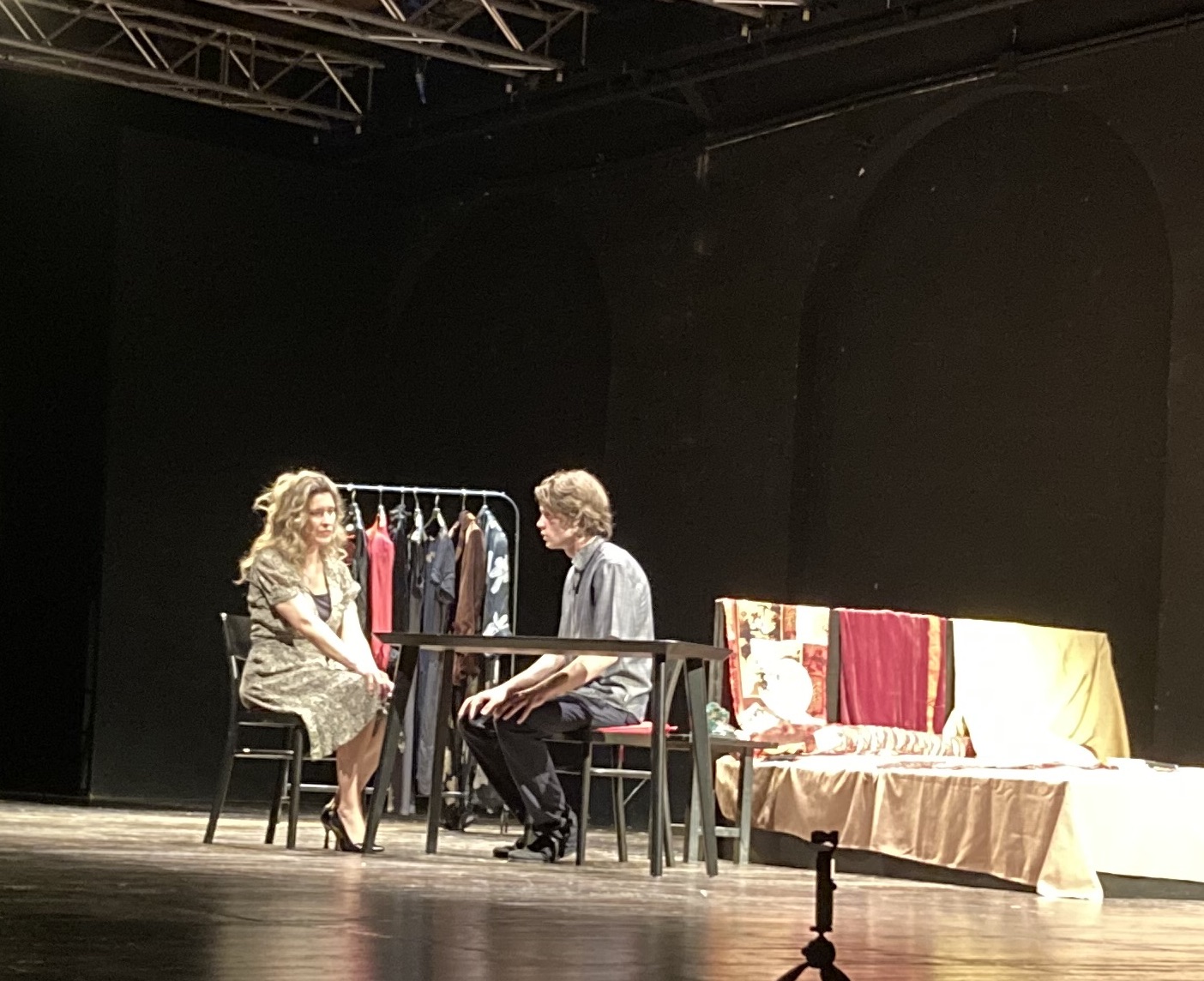 La parola al Teatro #77. L'odore. Il tormento del recluso che diventa ...